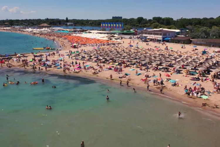 Plaja Neptun - O oaza cu nisip auriu, distractie si relaxare